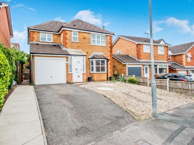 4 bedroom detached house for sale