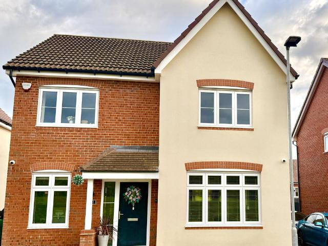 4 bedroom detached house for sale
