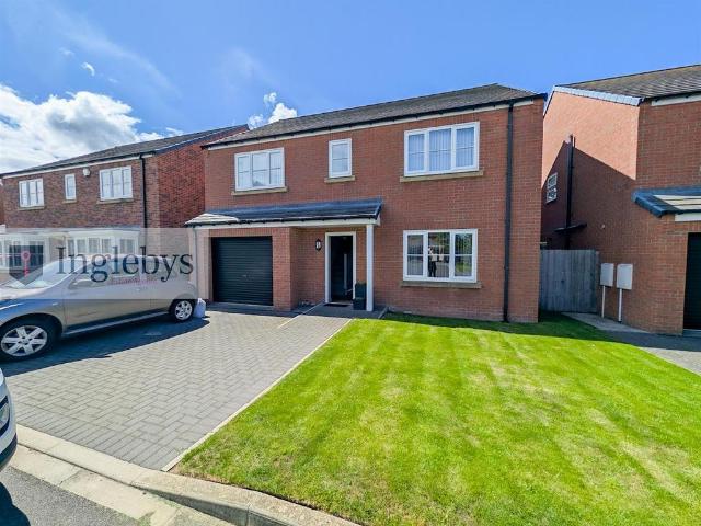 4 bedroom detached house for sale