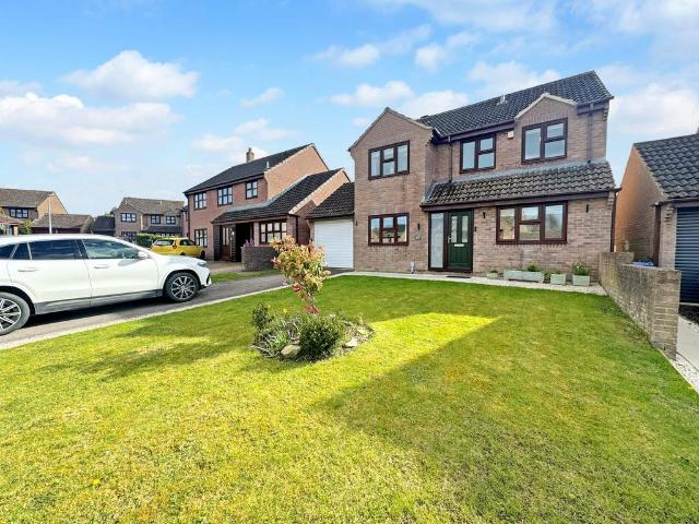 4 bedroom detached house for sale