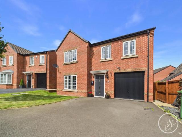 4 bedroom detached house for sale