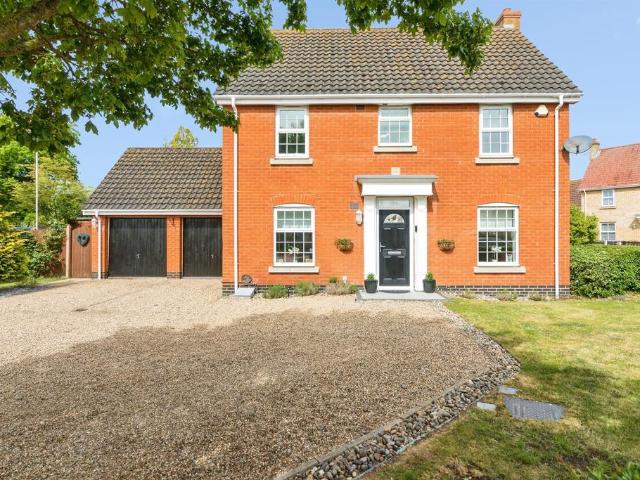 4 bedroom detached house for sale
