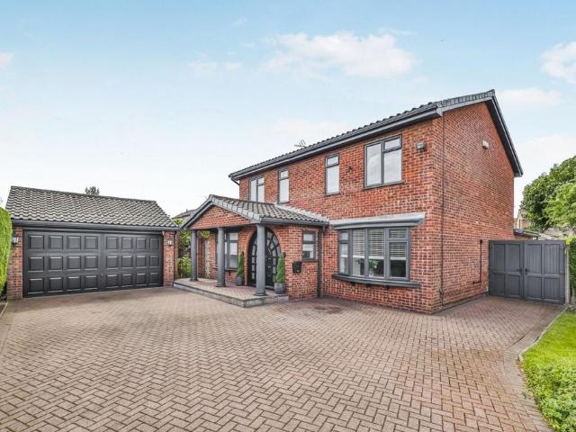 4 bedroom detached house for sale