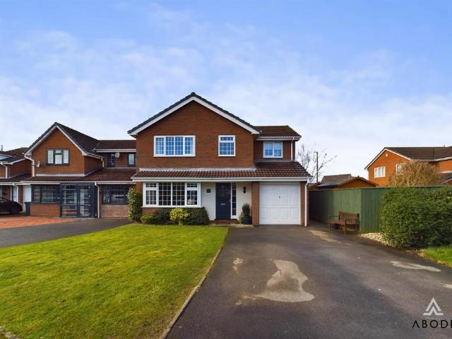 4 bedroom detached house for sale