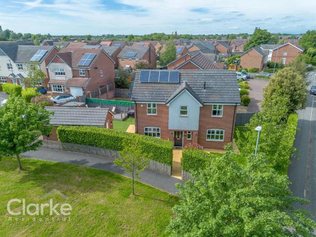 4 bedroom detached house for sale