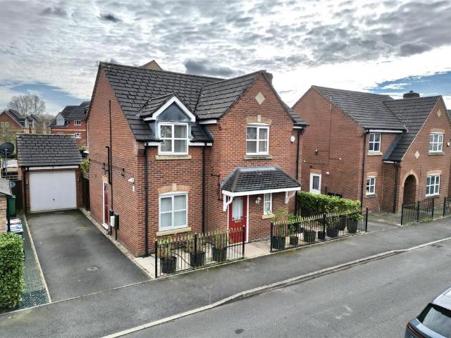 4 bedroom detached house for sale