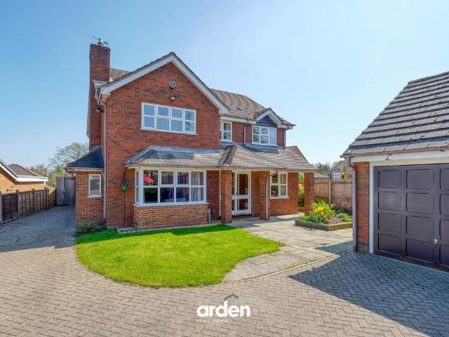 4 bedroom detached house for sale