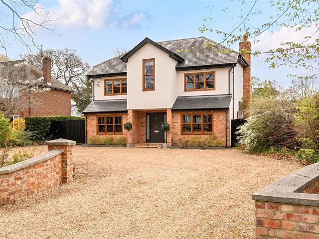 4 bedroom detached house for sale