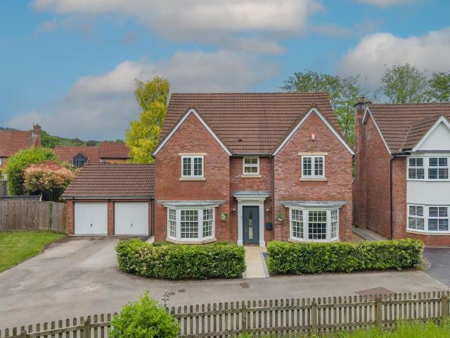 4 bedroom detached house for sale