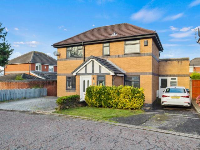 4 bedroom detached house for sale