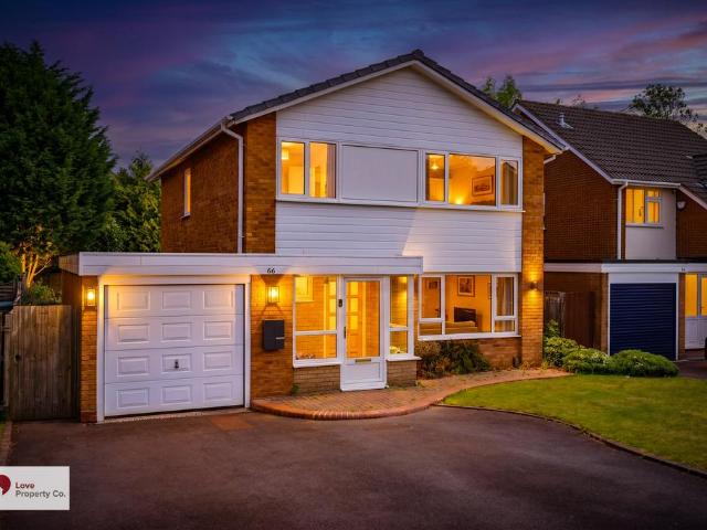4 bedroom detached house for sale