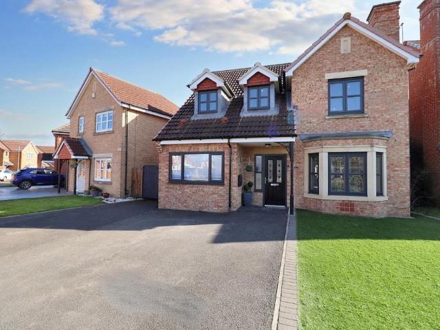 4 bedroom detached house for sale