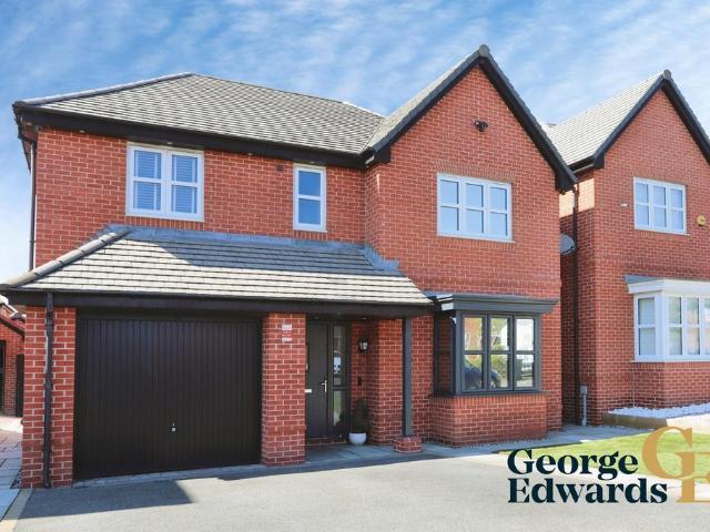 4 bedroom detached house for sale