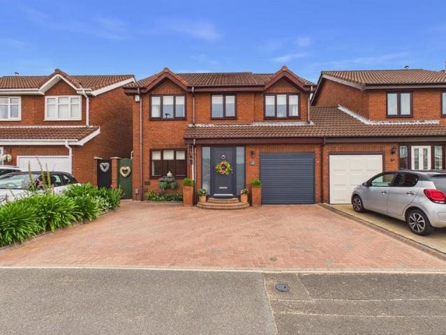 4 bedroom detached house for sale
