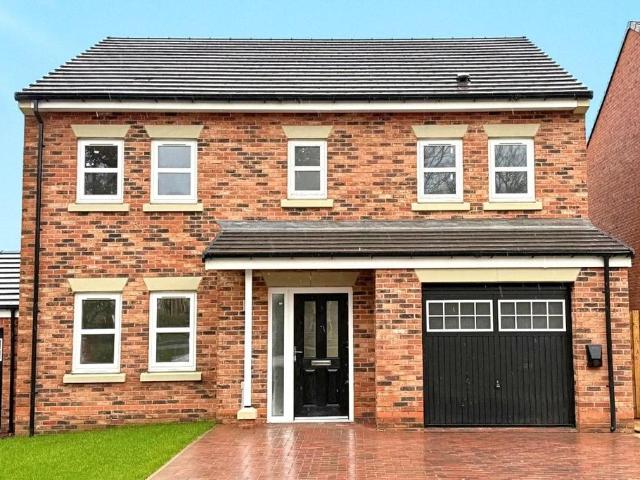 4 bedroom detached house for sale