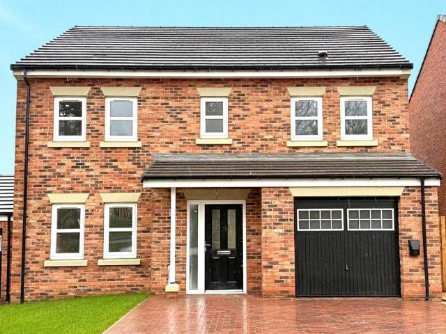 4 bedroom detached house for sale
