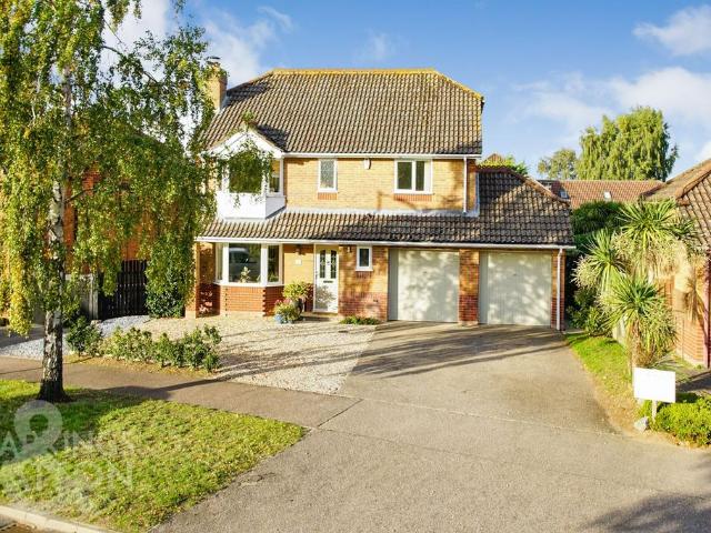 4 bedroom detached house for sale
