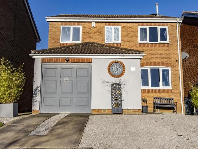 4 bedroom detached house for sale