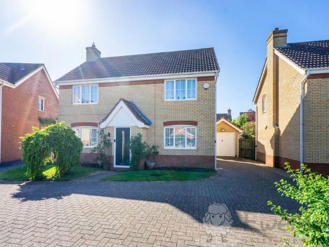 4 bedroom detached house for sale