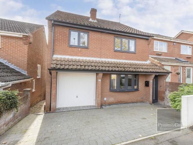 4 bedroom detached house for sale