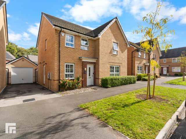 4 bedroom detached house for sale