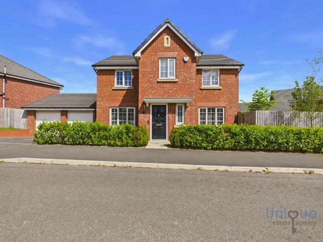 4 bedroom detached house for sale