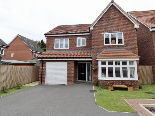 4 bedroom detached house for sale