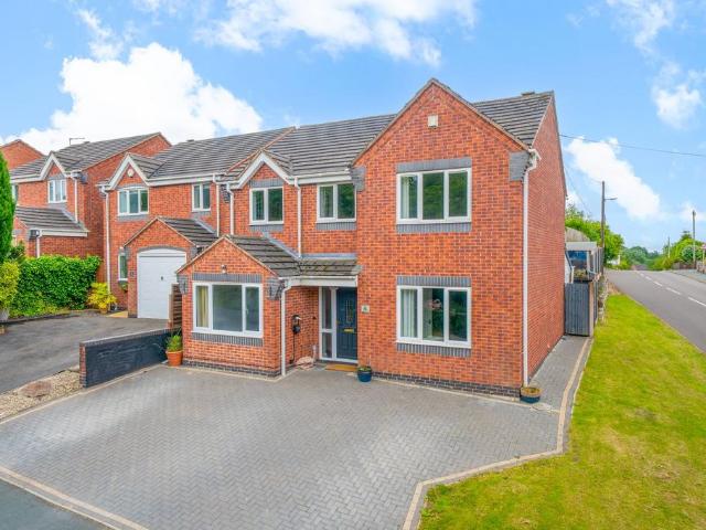 4 bedroom detached house for sale