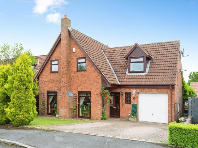 4 bedroom detached house for sale