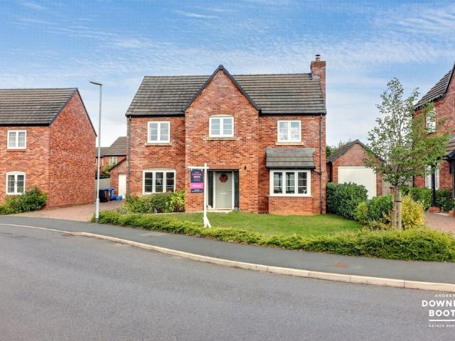 4 bedroom detached house for sale
