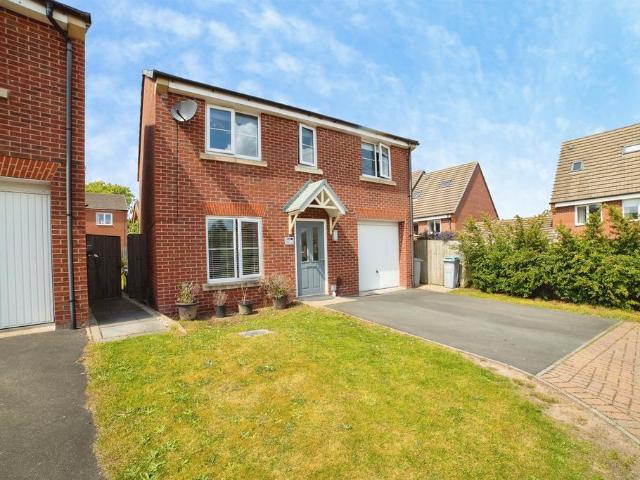 4 bedroom detached house for sale