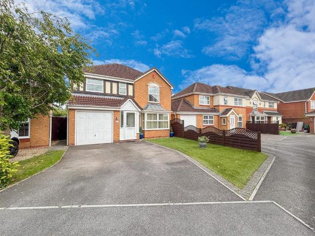 4 bedroom detached house for sale
