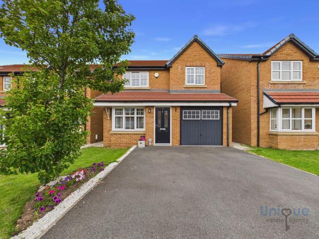 4 bedroom detached house for sale