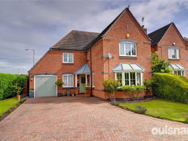4 bedroom detached house for sale