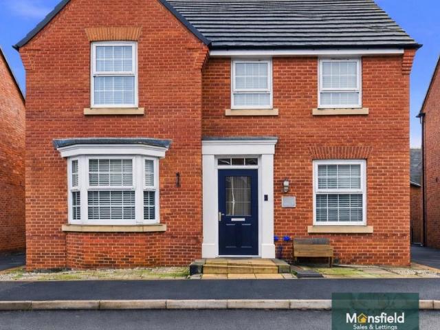 4 bedroom detached house for sale
