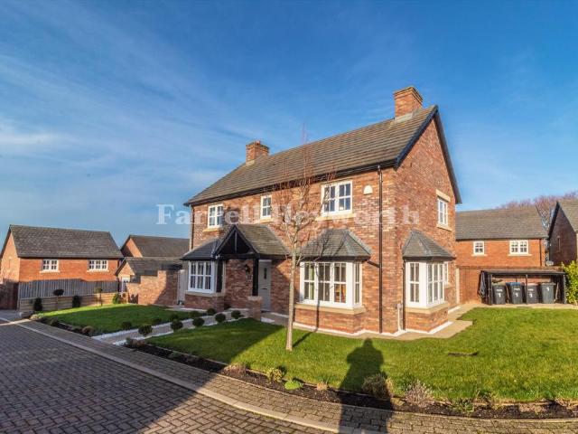 4 bedroom detached house for sale