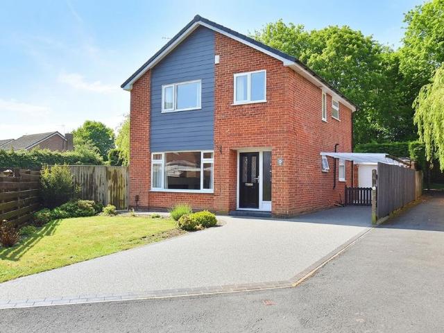 4 bedroom detached house for sale