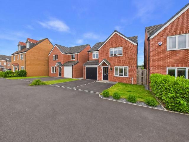 4 bedroom detached house for sale