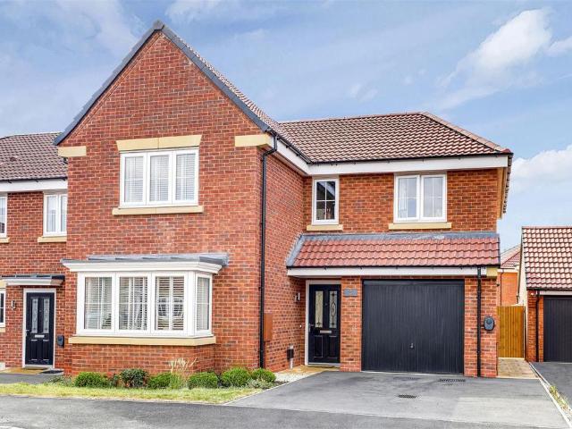 4 bedroom detached house for sale