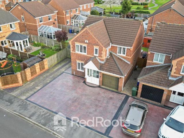 4 bedroom detached house for sale