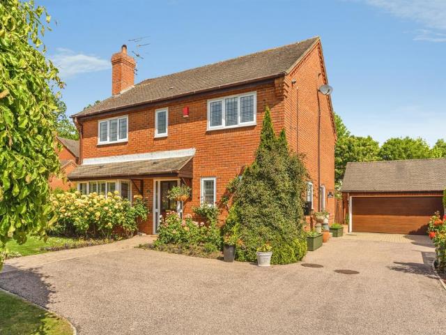 4 bedroom detached house for sale