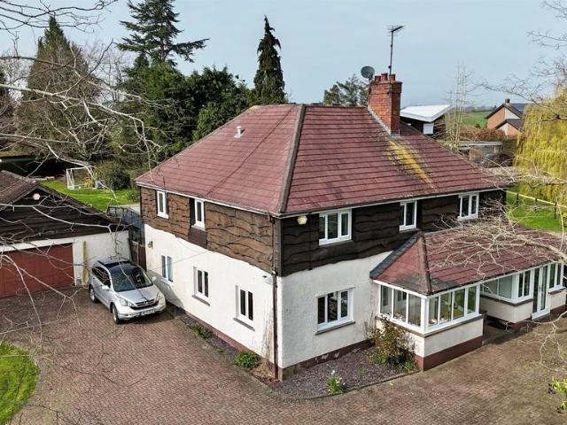 4 bedroom detached house for sale