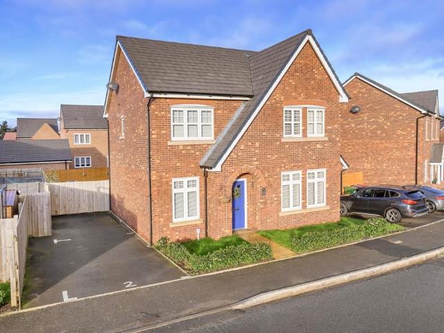 4 bedroom detached house for sale