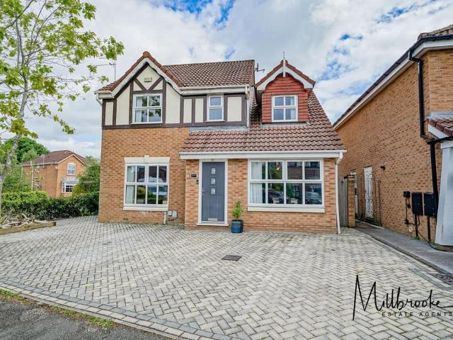 4 bedroom detached house for sale