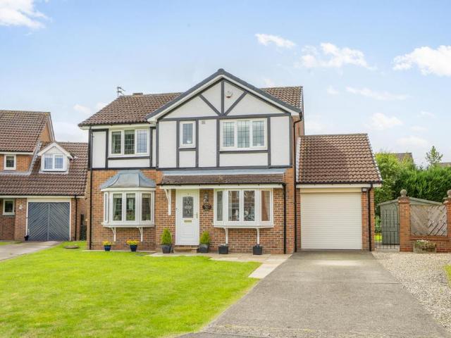 4 bedroom detached house for sale