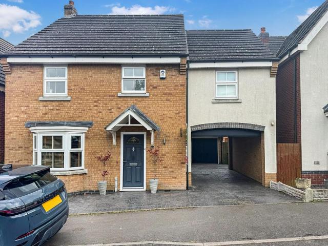 4 bedroom detached house for sale