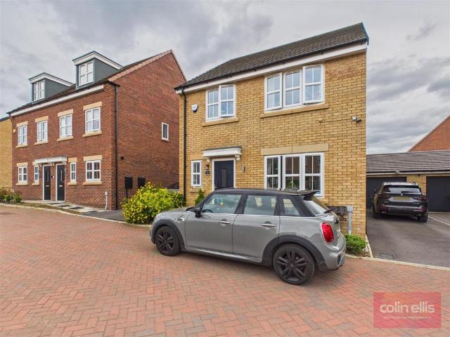 4 bedroom detached house for sale