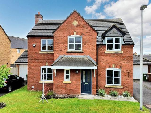 4 bedroom detached house for sale