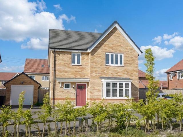 4 bedroom detached house for sale