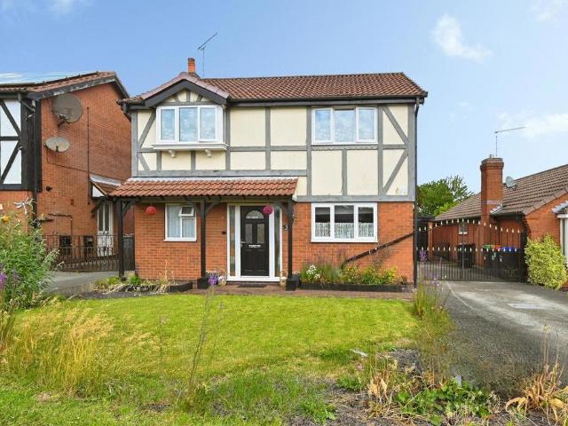 4 bedroom detached house for sale